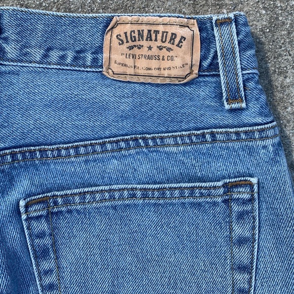 Levi's | Bottoms | Levi Strauss Co Signature Jeans Loose Fit 29 X 25 ...
